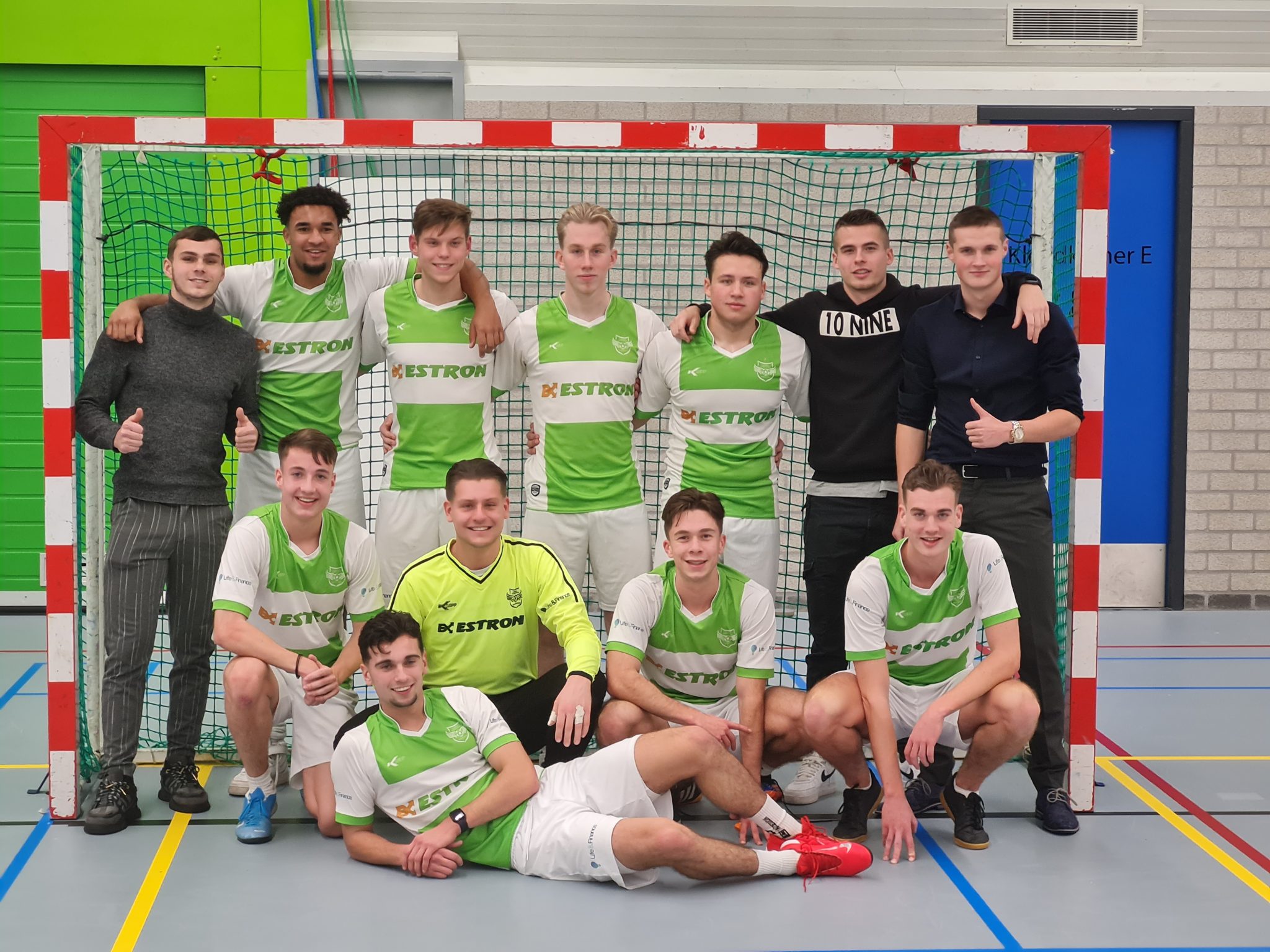 Een mooie tweede plaats op het ONS-zaalvoetbaltoernooi ...