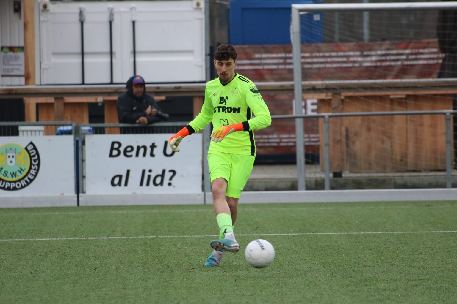Ruime oefennederlaag bij ASWH | Voetbalvereniging Spijkenisse Ruime oefennederlaag bij ASWH | Voetbalvereniging Spijkenisse
