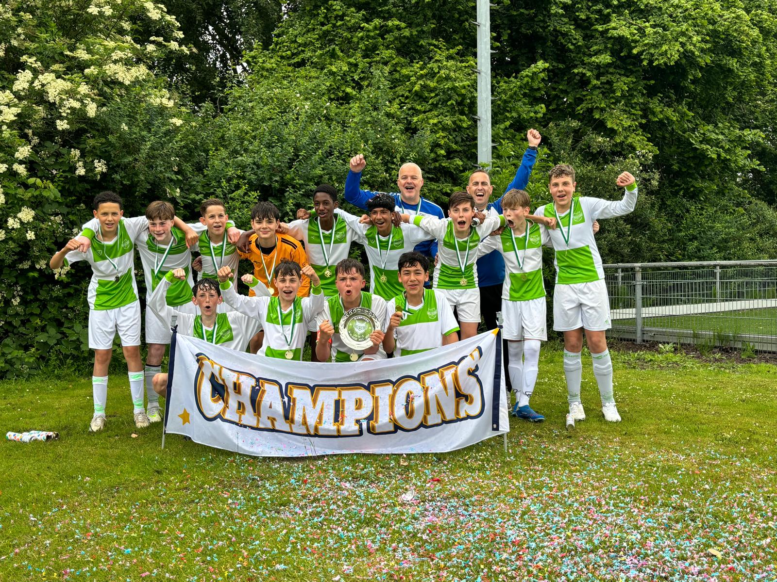 Spijkenisse JO14-3 kampioen! | Voetbalvereniging Spijkenisse